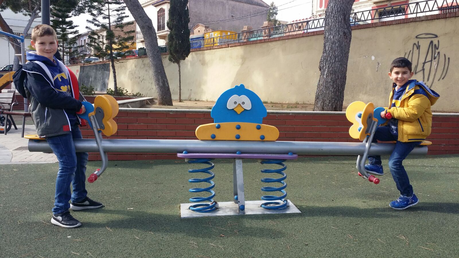 Parque Pocoyó, Rocafort (Valencia) – Un dinosaurio en la maleta